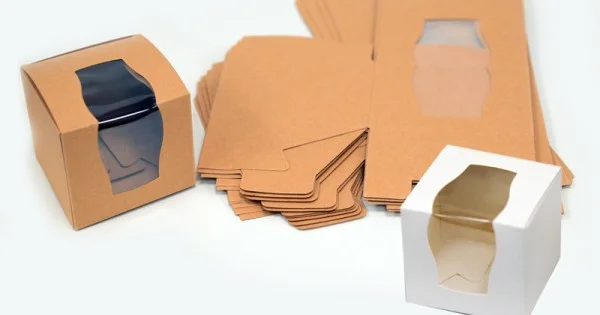 ΚΟΥΤΙ ΧΑΡΤΙΝΟ ΜΕ ΖΕΛΑΤΙΝΑ ΠΑΡΑΘΥΡΟ ΜΙΚΡΟ 6.5cm x 6.5cm x 6cm 0506249